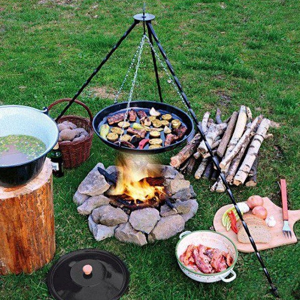 Stojan na kotlík železný TROJNOHA GRILL 120 cm | Finesio.sk